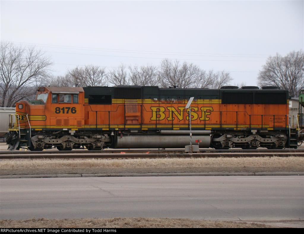 BNSF 8176